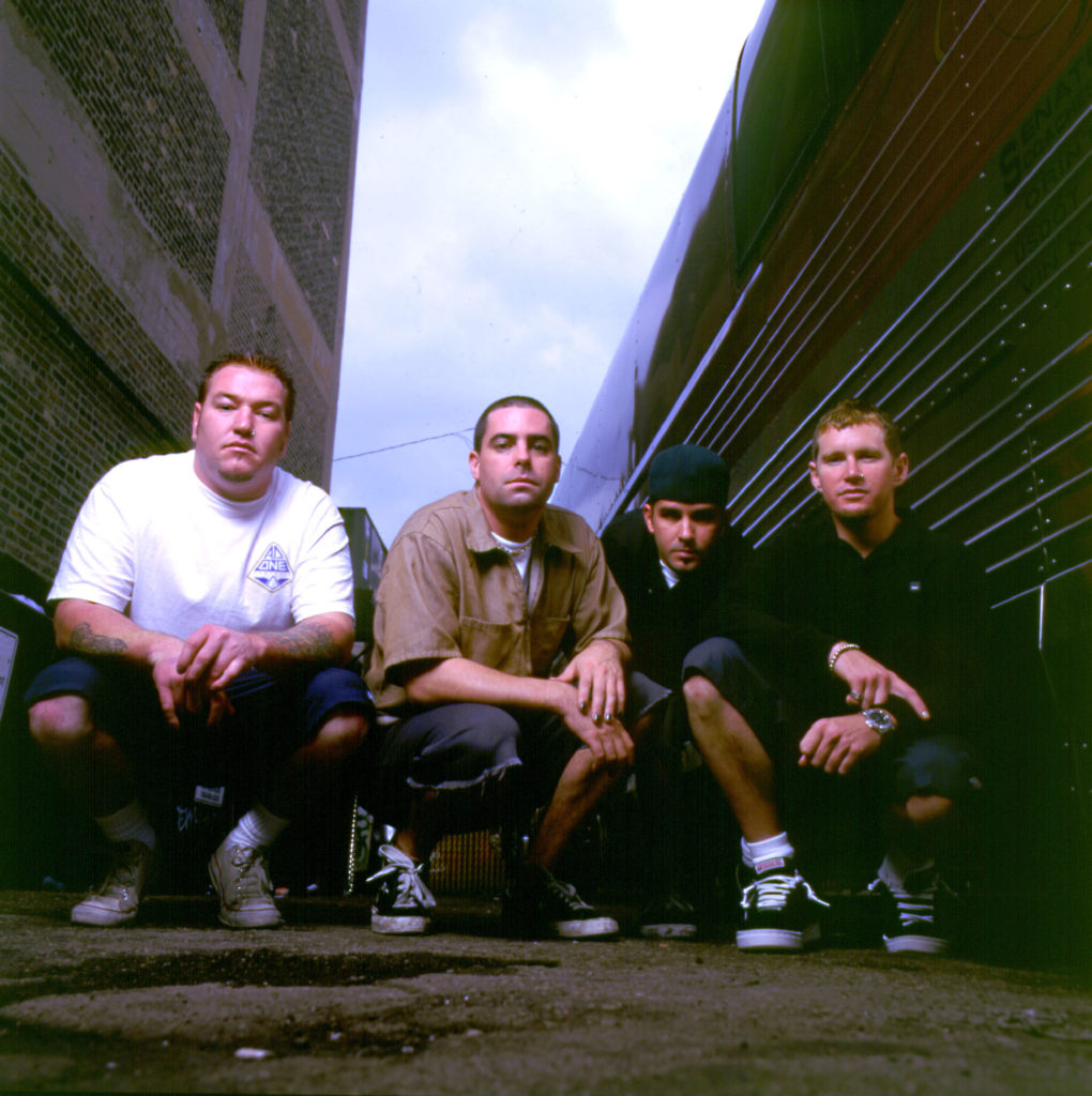 Famous band frontman has 'weeks to live' as he fights on 'deathbed in ...