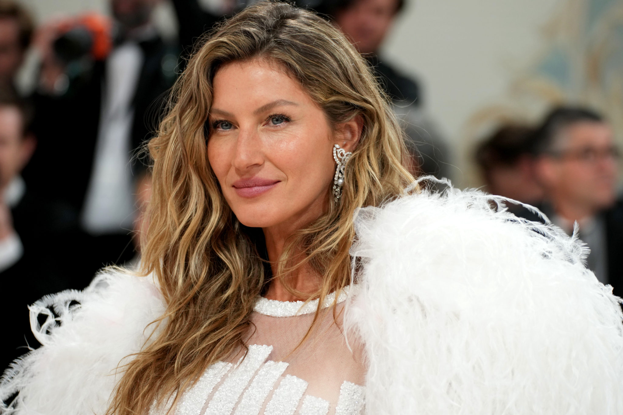 Gisele Bündchen pays heartbreaking tribute to 'angel' mother days after ...