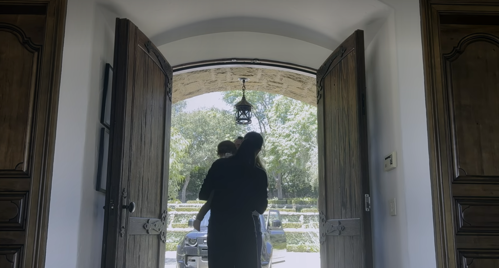 See inside Meghan and Harry's $14 million mansion with 16 bathrooms ...