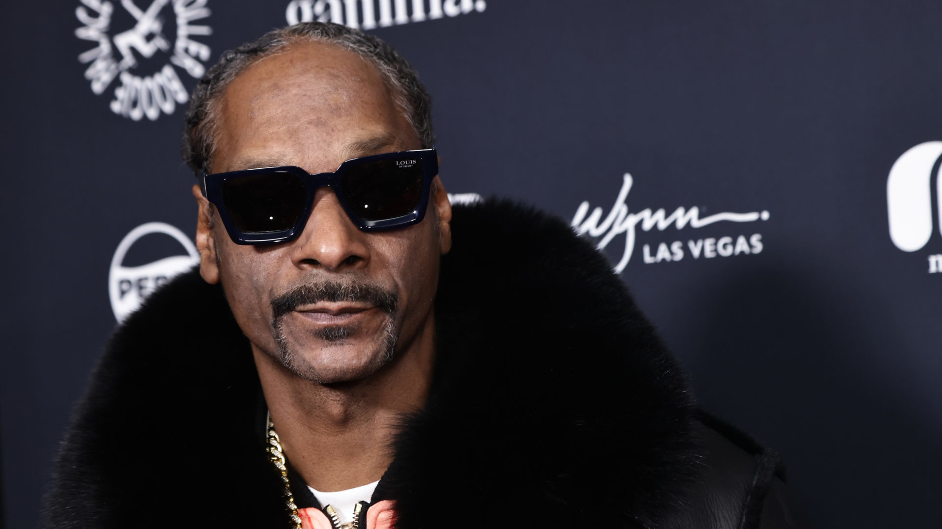 Snoop Dogg tells younger brother to 'keep mama company' after his ...